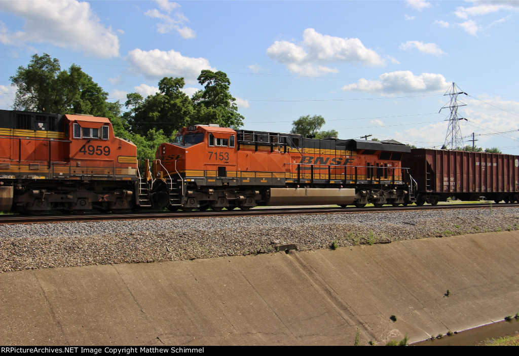 BNSF 7153